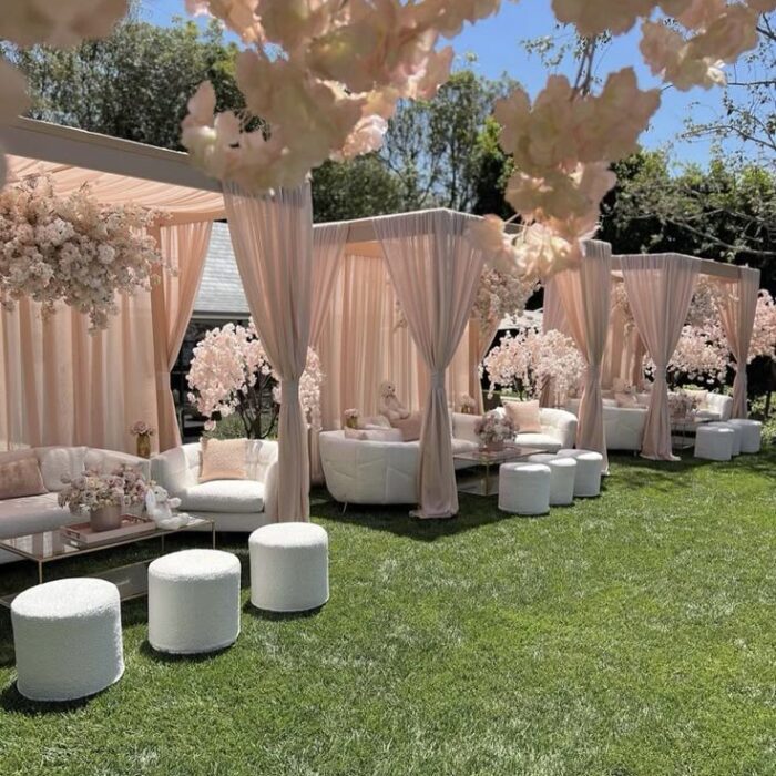 THE MODERN NEUTRAL GRADUATION PARTY DECOR EDIT FOR INSTAGRAM-WORTHY ...