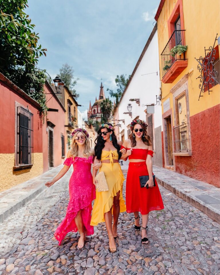 SPRING PARTY OUTFITS FOR WOMEN: WHAT TO WEAR AND HOW TO DRESS TO ...