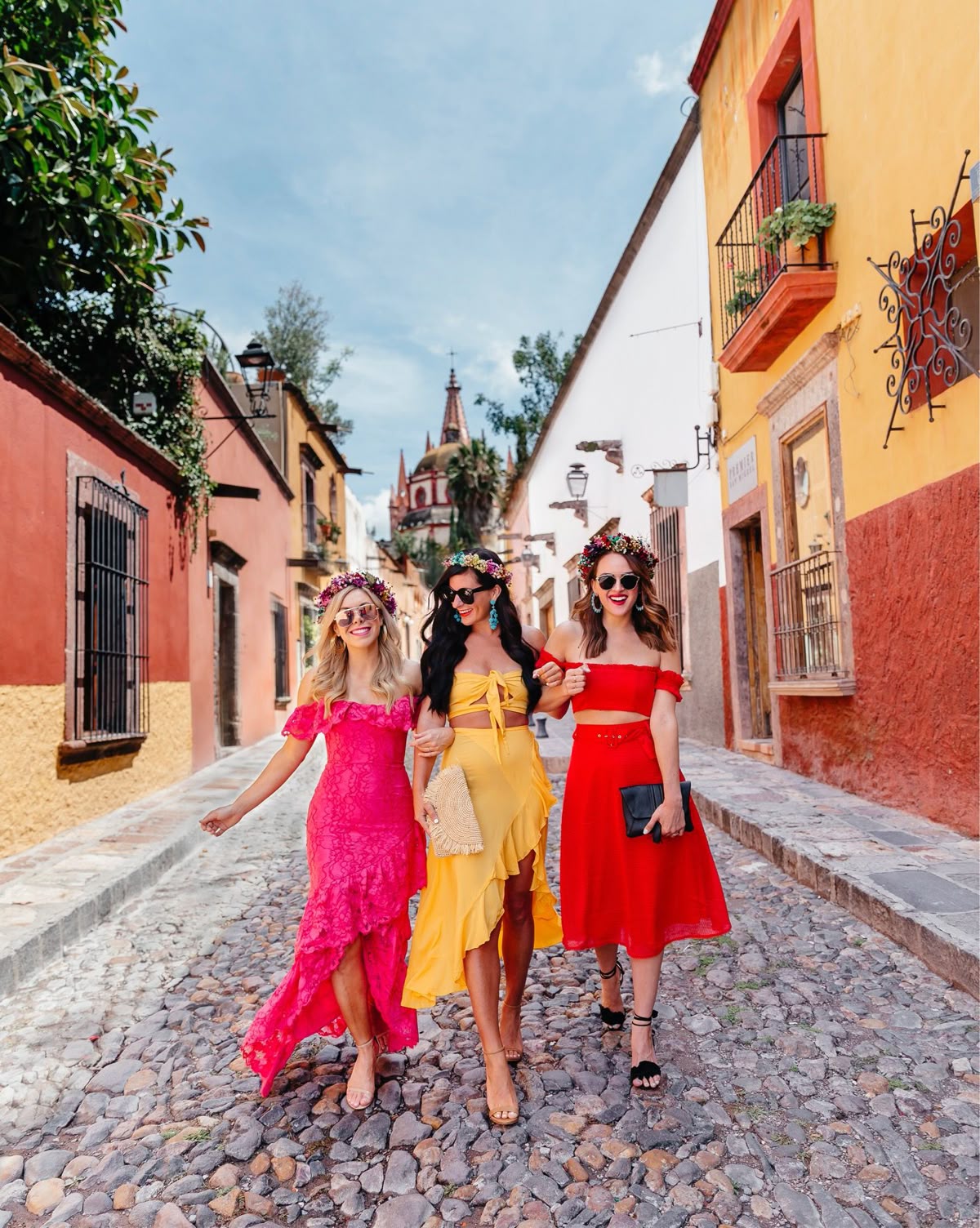 SPRING PARTY OUTFITS FOR WOMEN: WHAT TO WEAR AND HOW TO DRESS TO ...